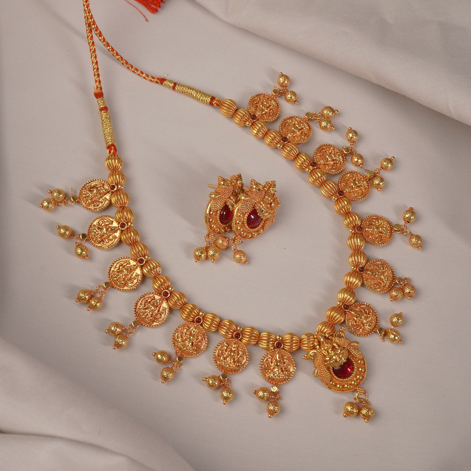 Maharashtrian necklace gold store
