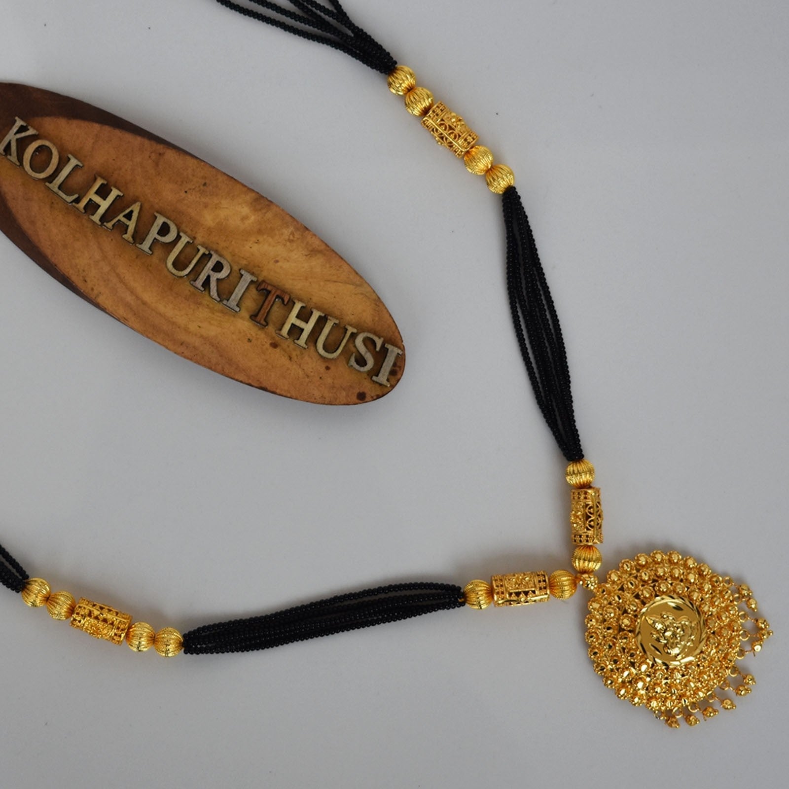 Manchali Long Pipe Design Laxmi Pendal – Rishabh Gold