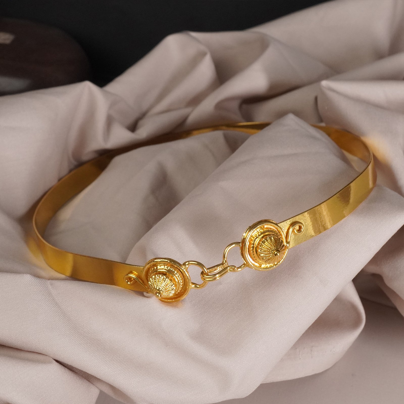 Traditional Maharashtrian Kolhapuri Chitang - Chitak Necklace Design ...